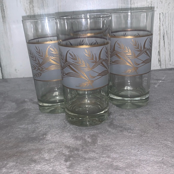 Dining | 227 Set Of 4 Midcentury Frosted Golden Wheat Glasses | Poshmark
